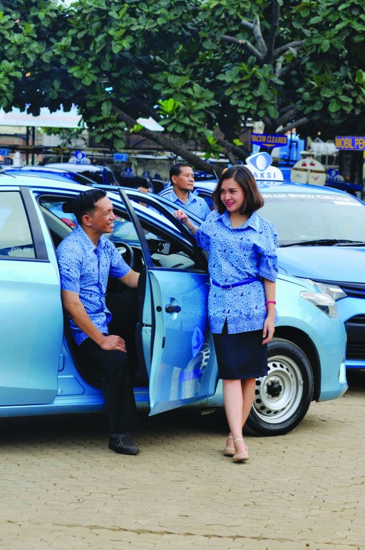 Batik Blue Bird Simbol Kebanggaan Perusahaan Nasional