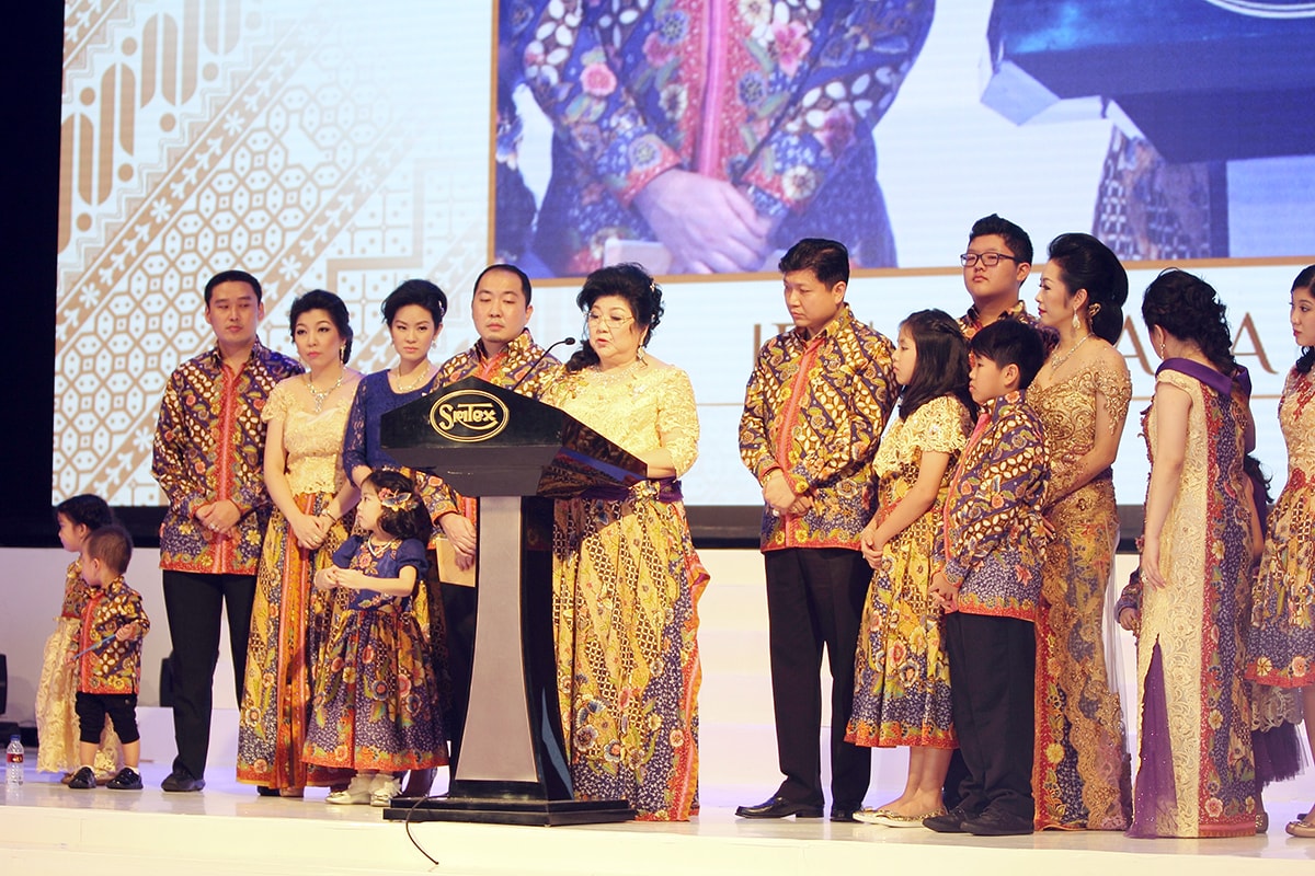 HUT Emas Sritex: Karya Indonesia Untuk Dunia - Batiklopedia